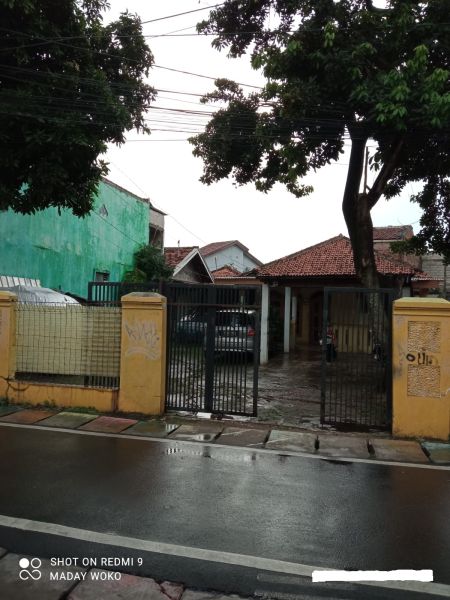 DIJUAL TANAH LUAS ADA BANGUNANNYA CIJANTUNG PASAR REBO - Rumaindo