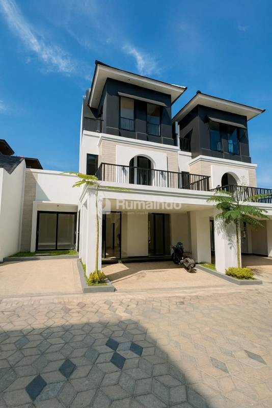 Rumah mewah telaga bodas modern sangat strategis disemarang - Rumaindo